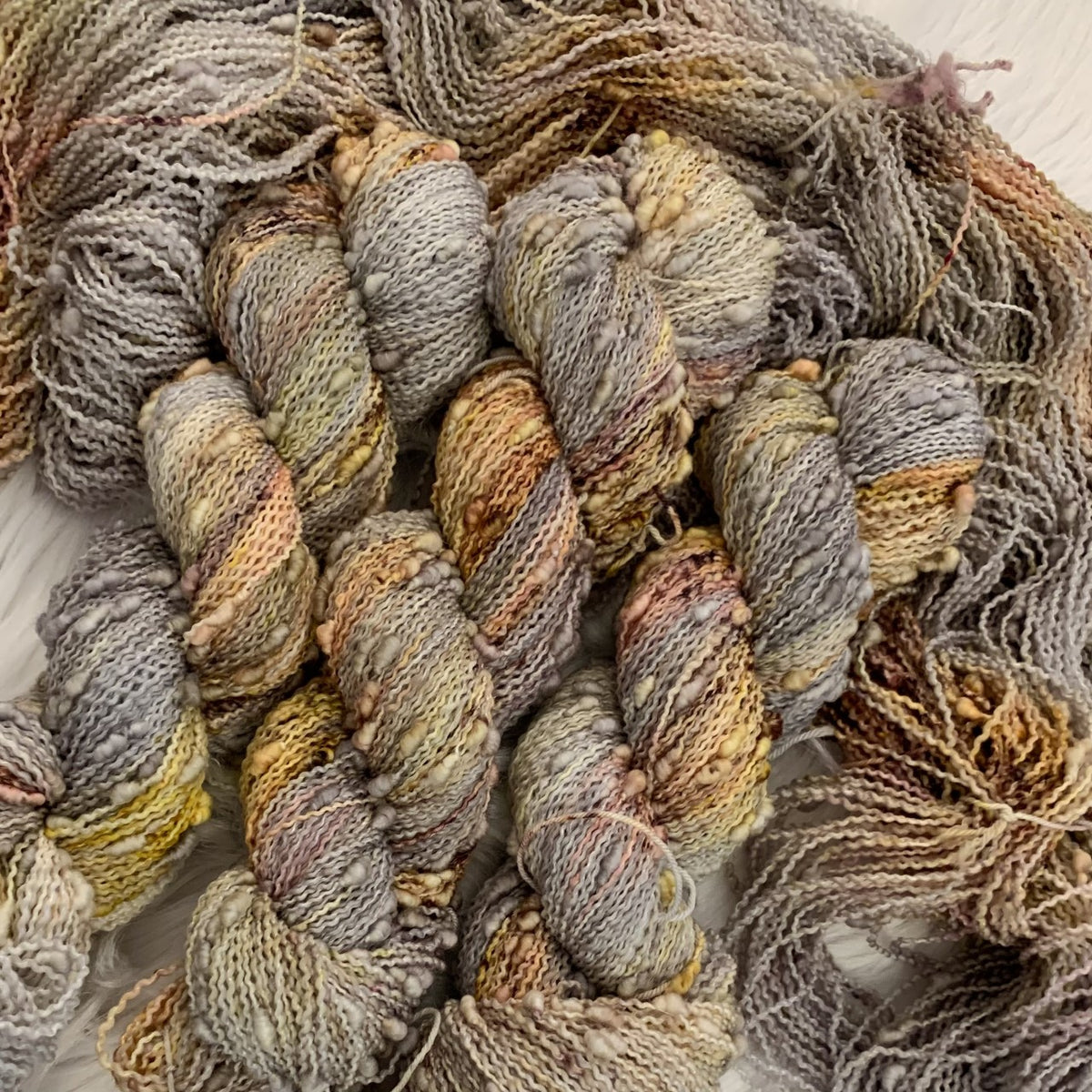 Bumpy – Serial Knitters Yarn Shop